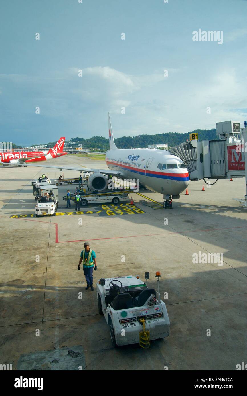 Malaysian Airlines (MAS) aircraft docking at Penang International ...