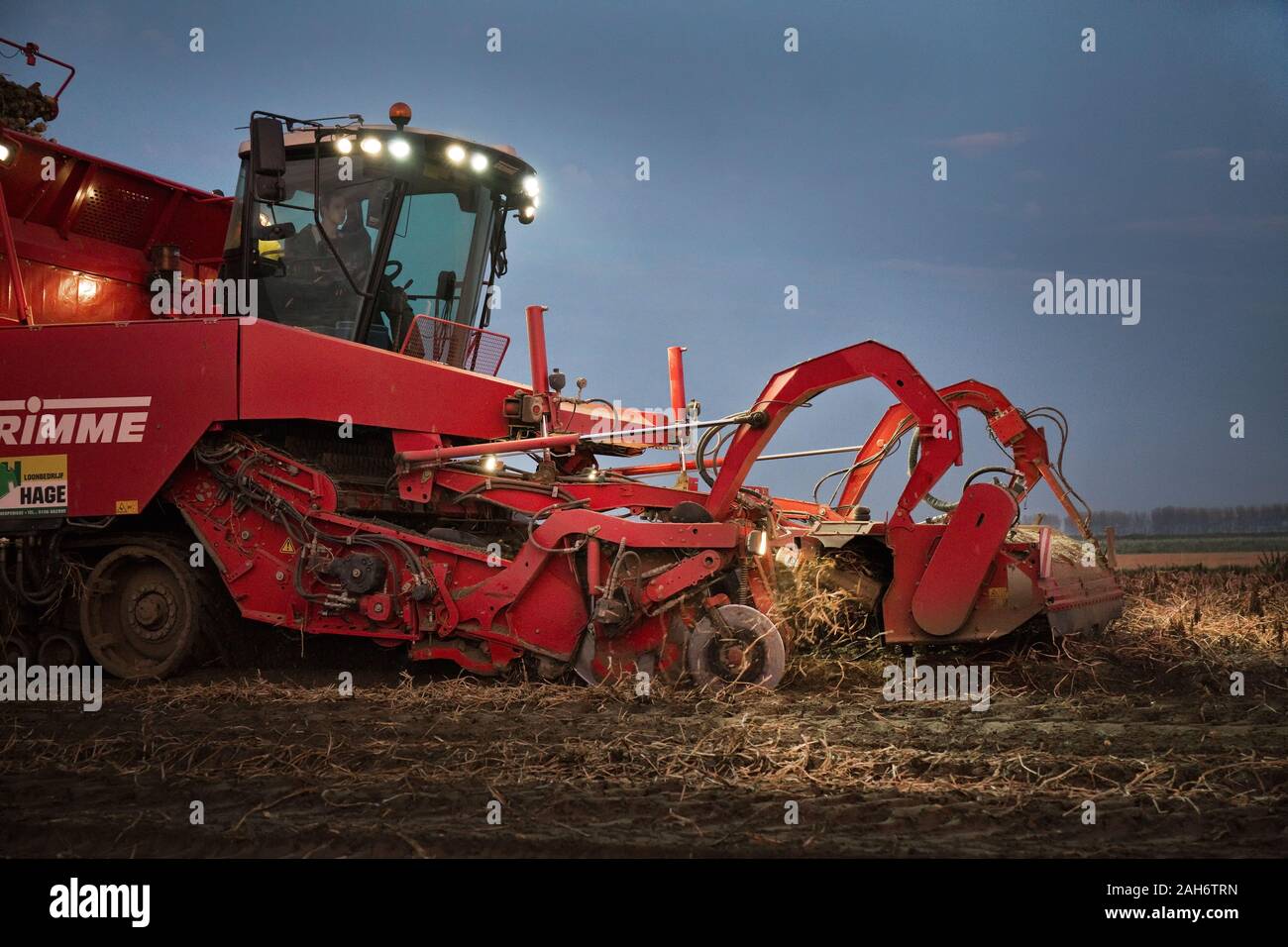Potato harvesting machine hi-res stock photography and images - Alamy