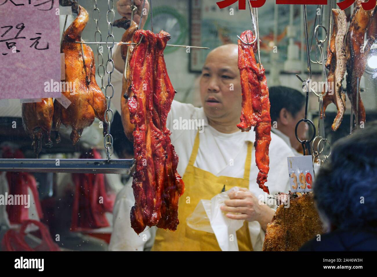 Meat hanging on the meat shop window in San Francisco Chinatown, United ...