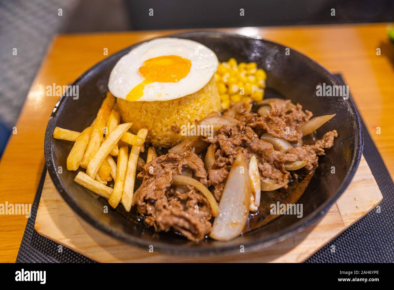 Stir fried beef egg hi-res stock photography and images - Alamy