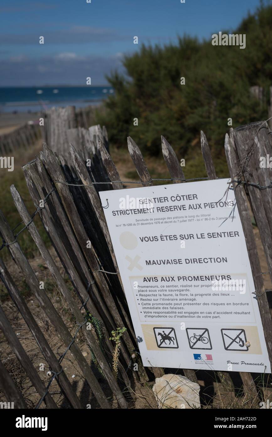 Advisory sign hi-res stock photography and images - Alamy