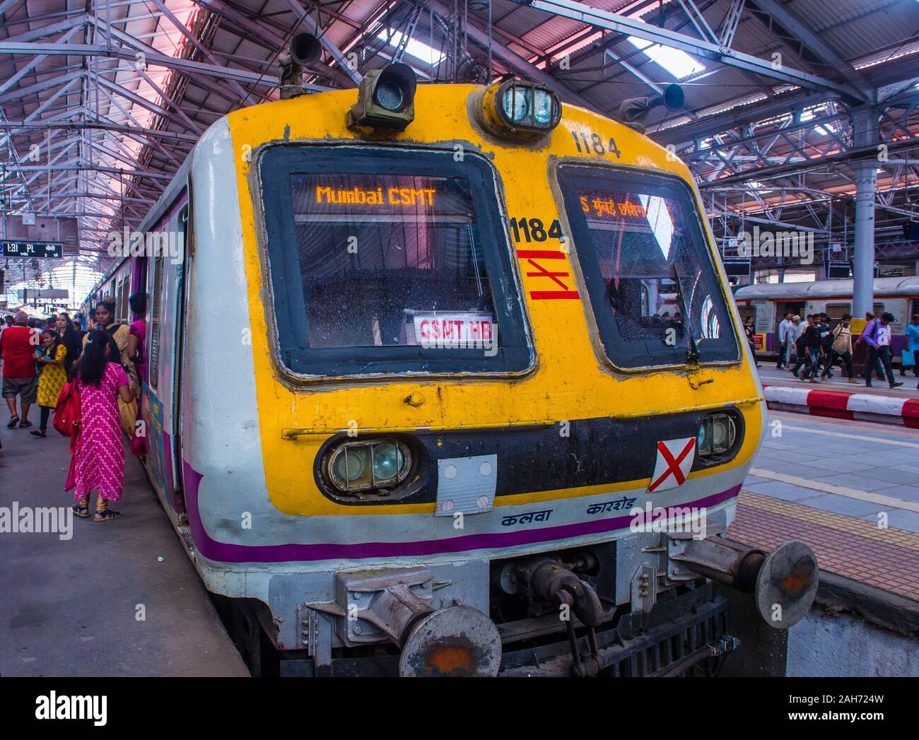 The suburban railway in Mumbai India Stock Photo - Alamy