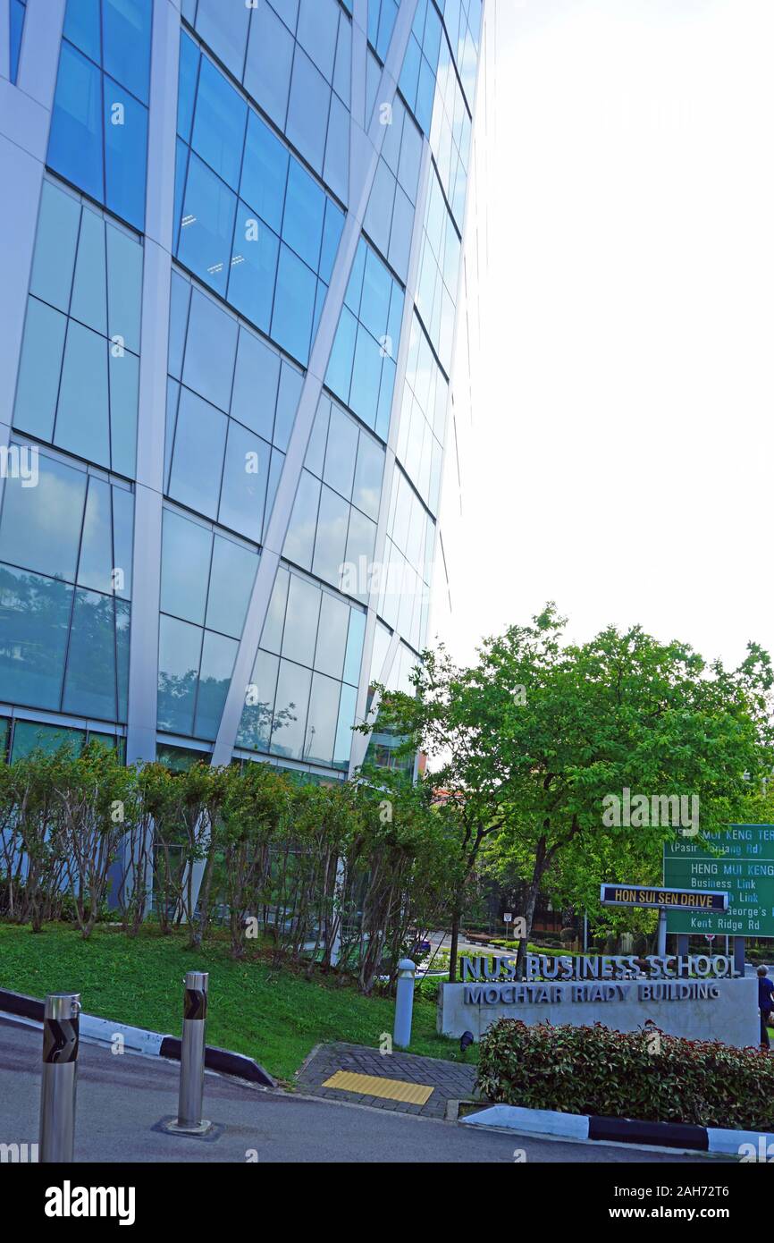 SINGAPORE -4 DEC 2019- View of the campus of the National University of ...