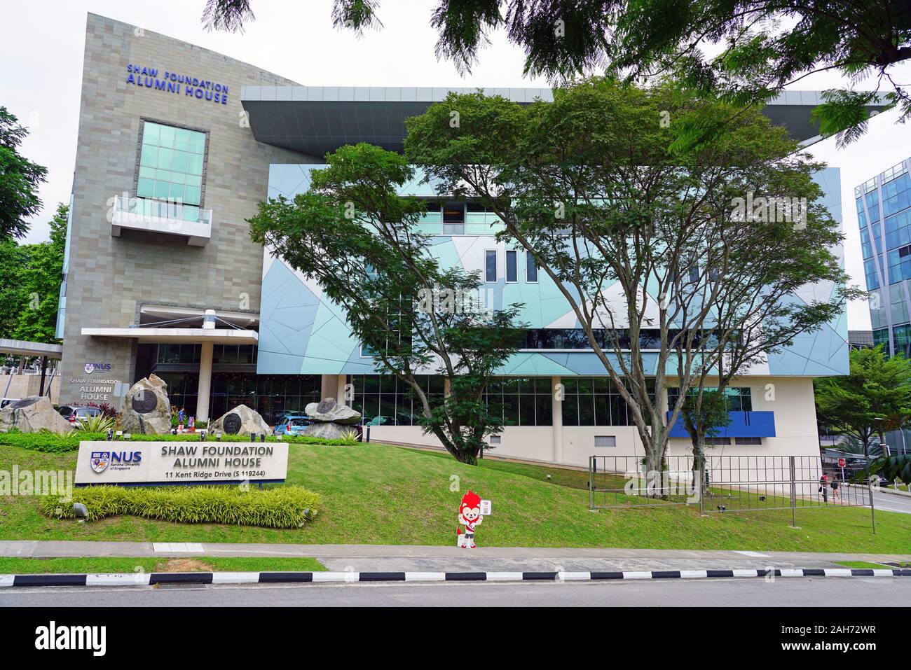 SINGAPORE -4 DEC 2019- View of the campus of the National University of ...