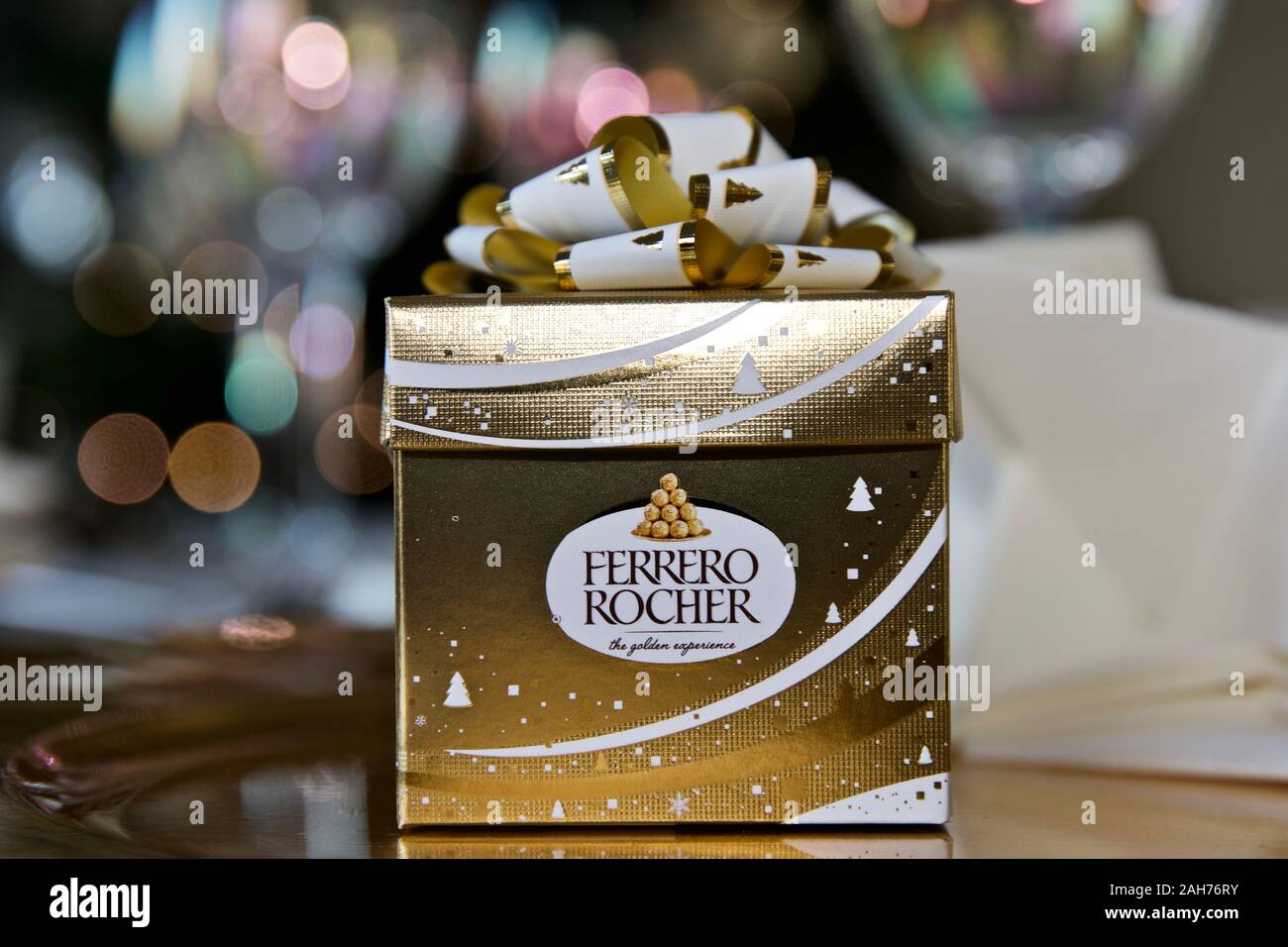 Ferrero Rocher - Golden Chocolate Gift Cube Stock Photo - Alamy