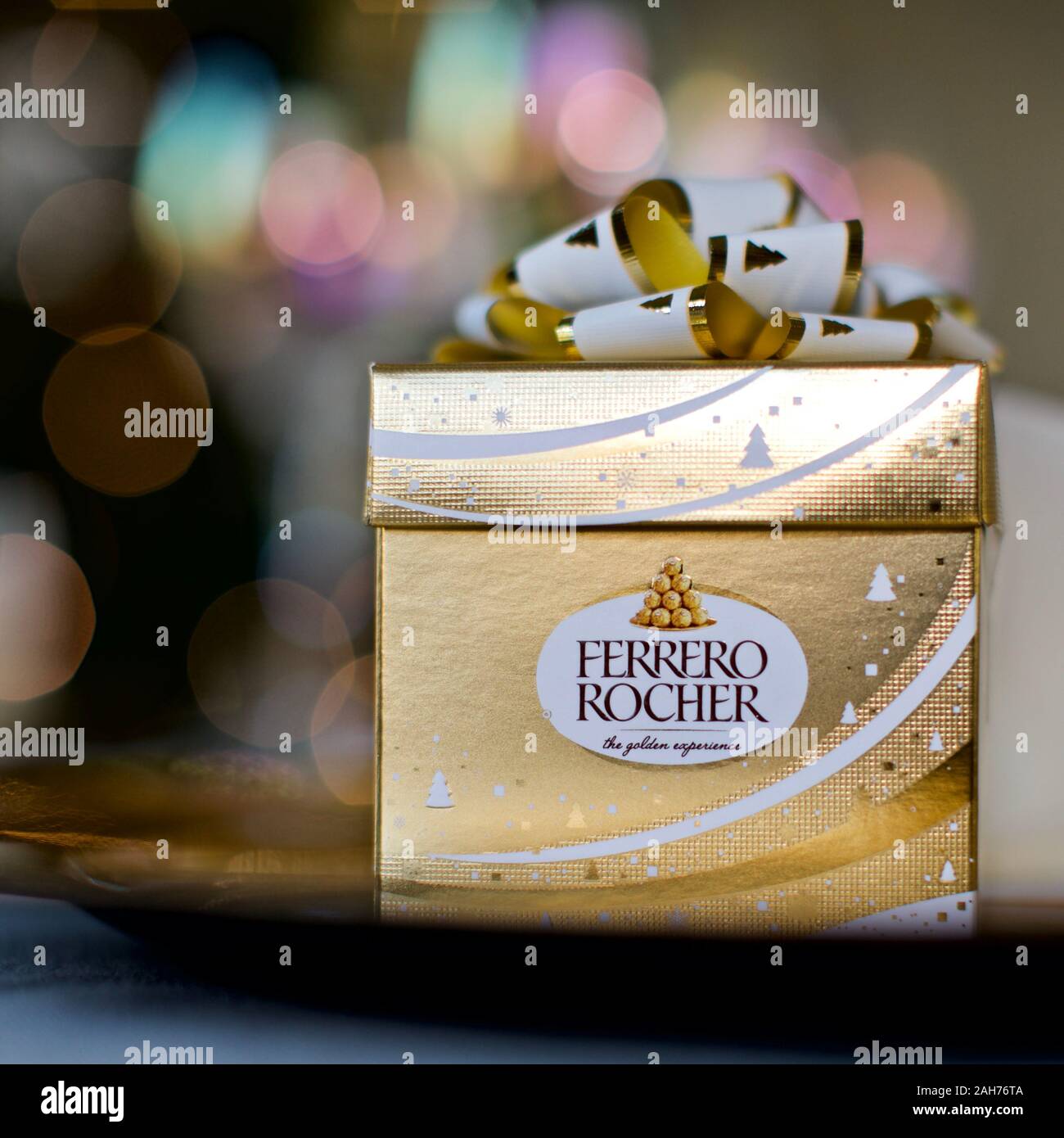 Ferrero Rocher - Golden Chocolate Gift Cube Stock Photo - Alamy