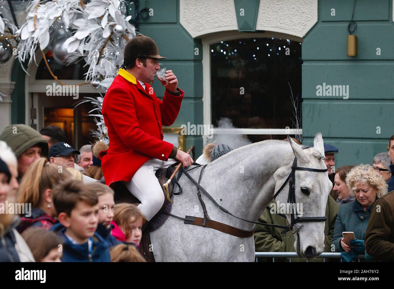 Tenterden, Kent, UK. 26 December, 2019. The annual Boxing Day meet of ...