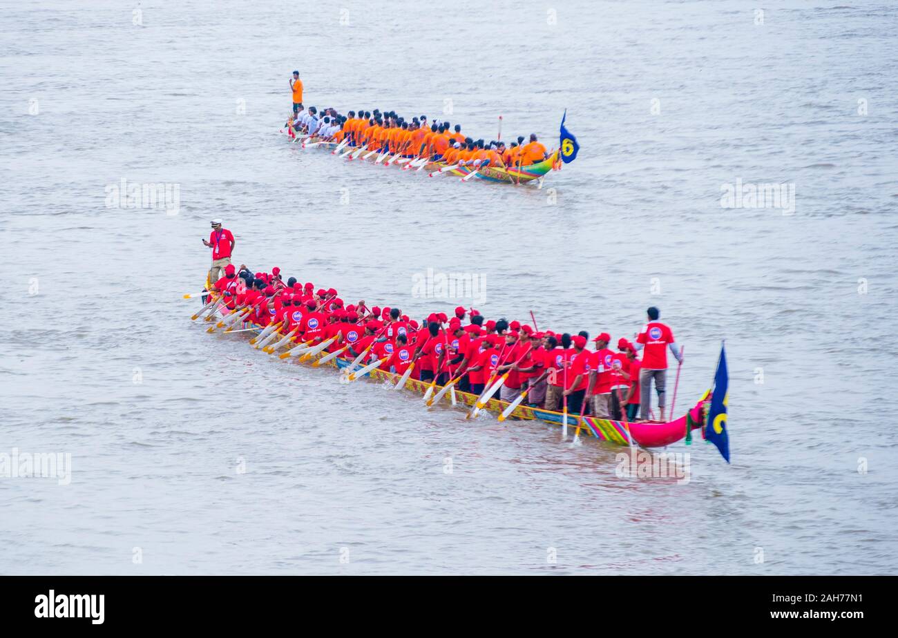 Boat race in Tonle Sap river in Phnom Penh Cambodia Stock Photo - Alamy