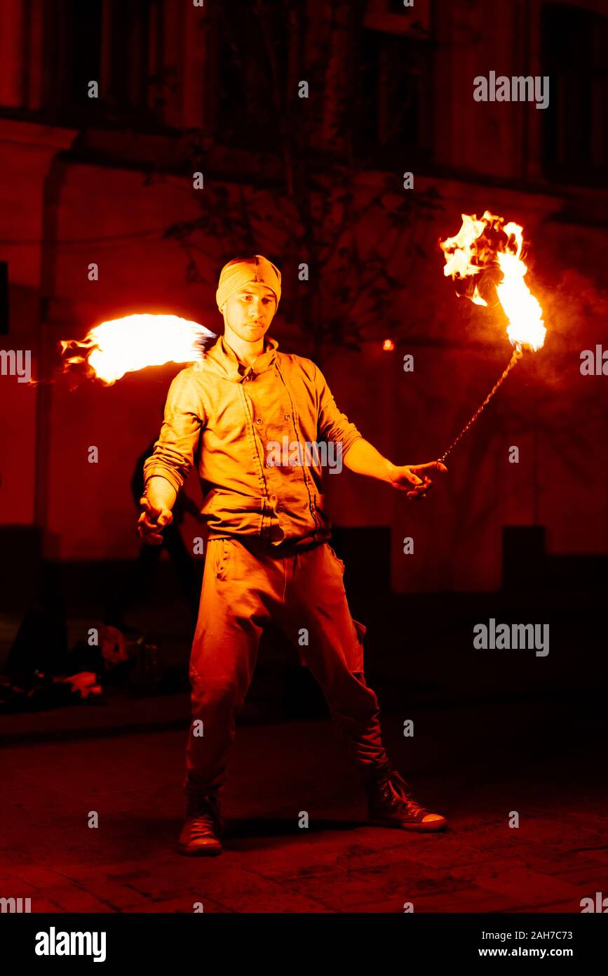 Fire stunt display hi-res stock photography and images - Alamy