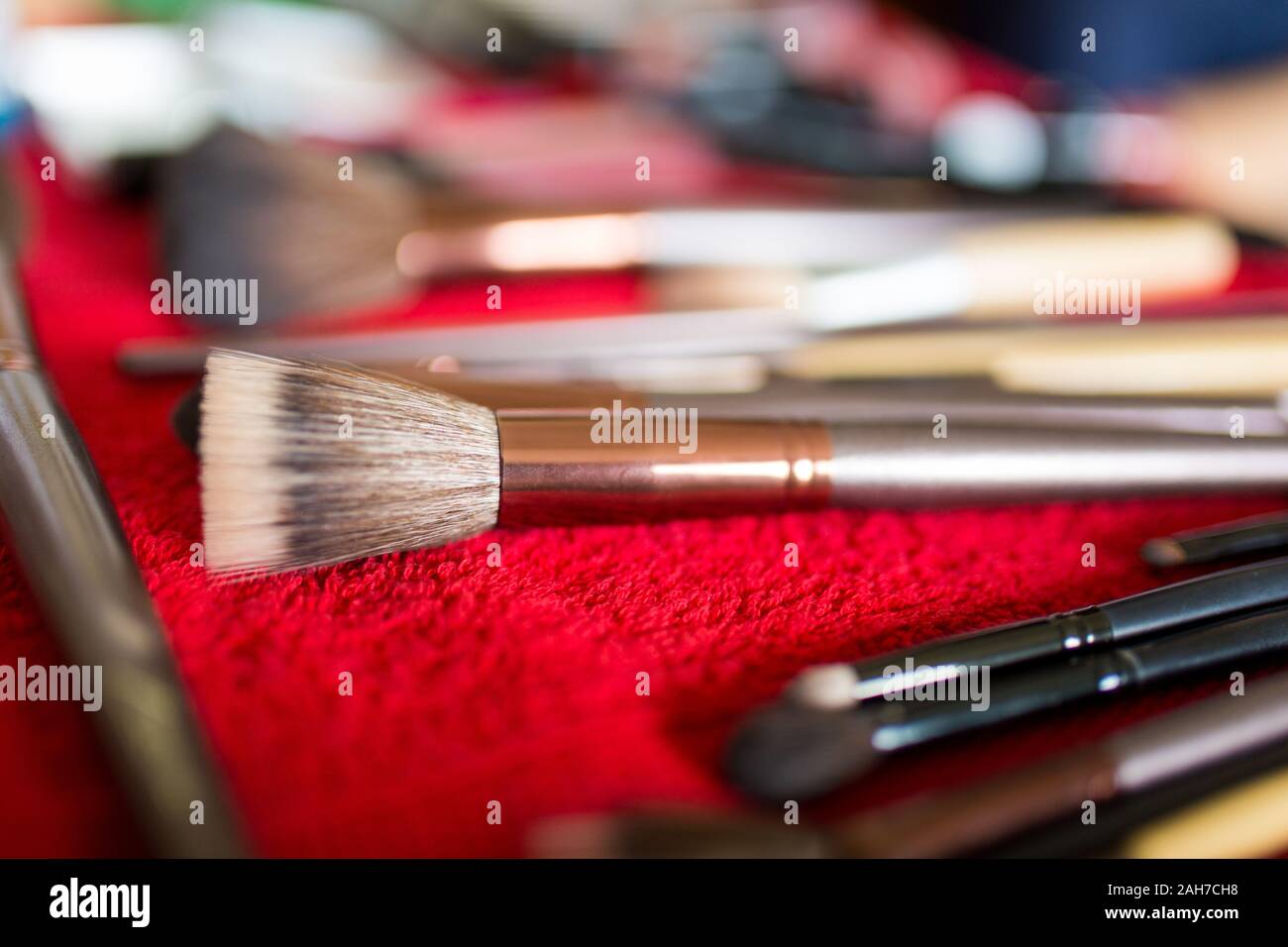 Beauty brushes hi-res stock photography and images - Alamy