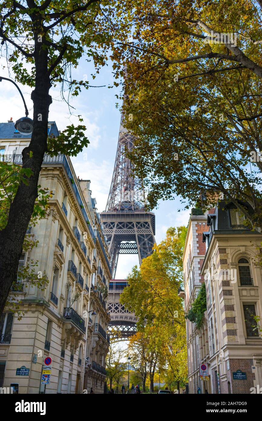 Typical paris window frame hi-res stock photography and images - Alamy
