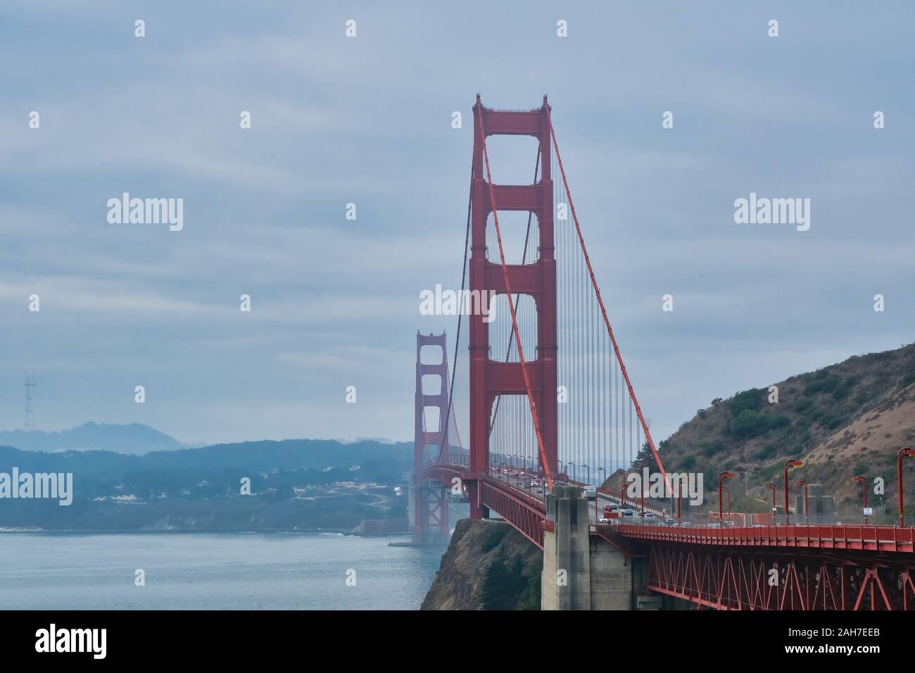 Cars on Golden Gate Bridge Stock Photo - Alamy