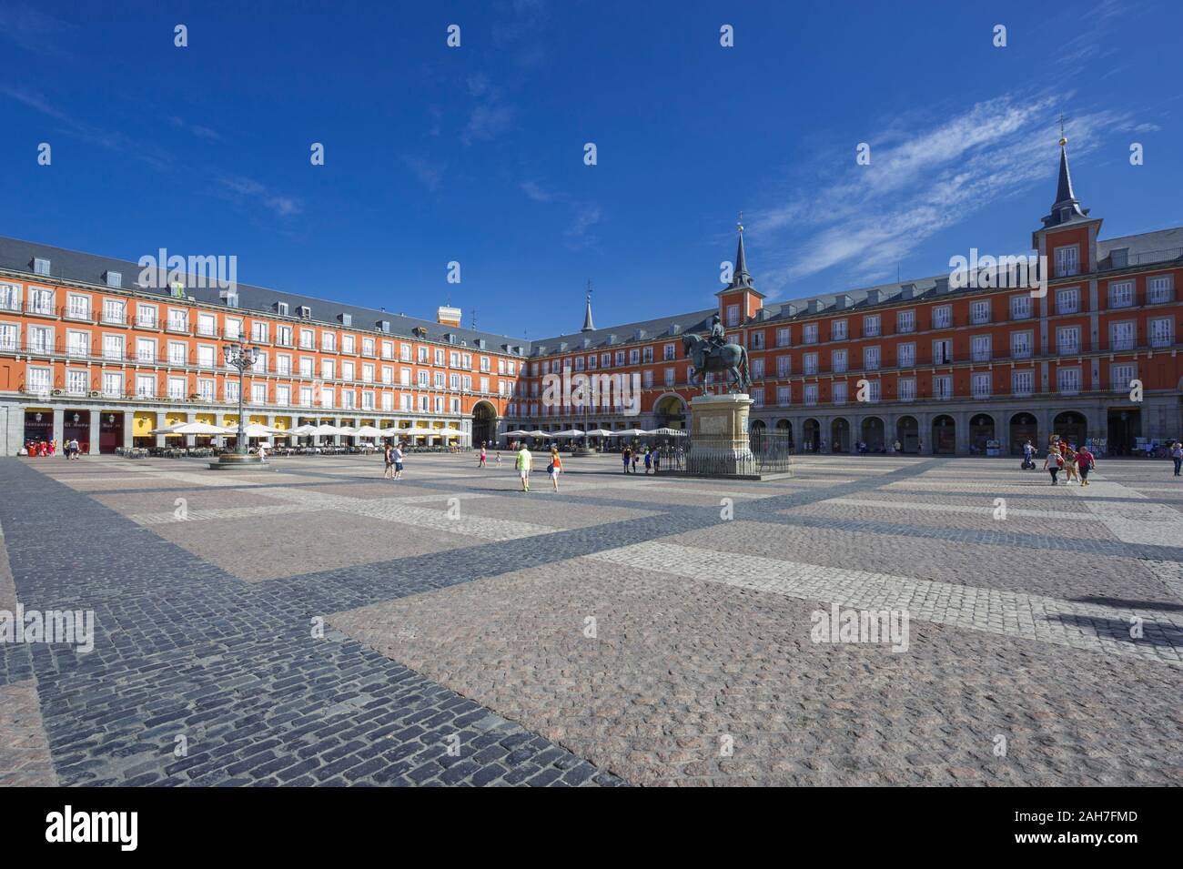 Iconic places madrid hi-res stock photography and images - Alamy