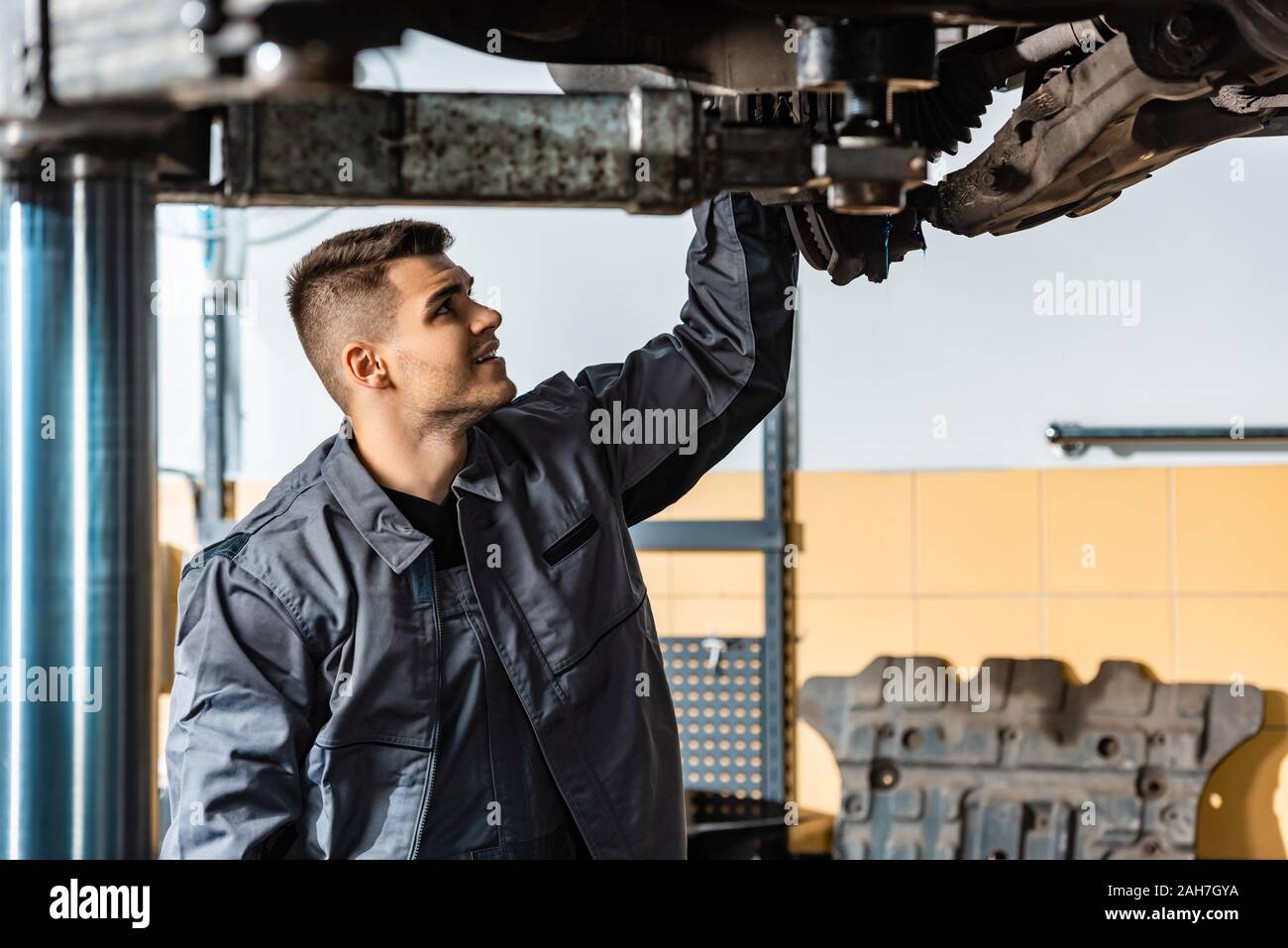 Mechanic jacket hi-res stock photography and images - Alamy