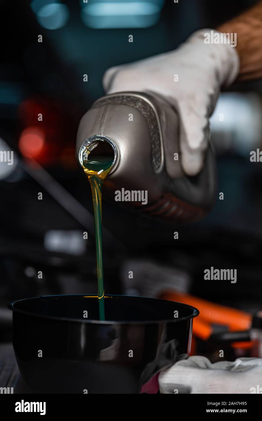 Lube oil hi-res stock photography and images - Alamy