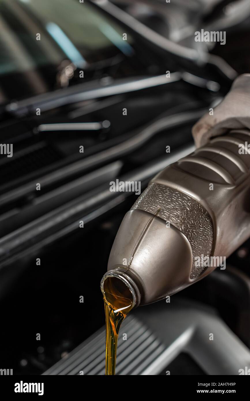 Lube oil hi-res stock photography and images - Alamy