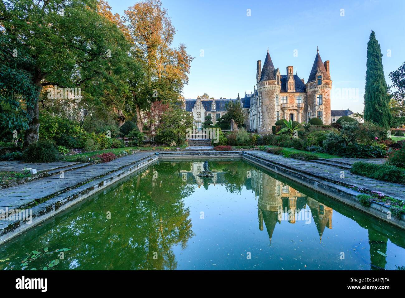 Chateau du pin gardens hi-res stock photography and images - Alamy