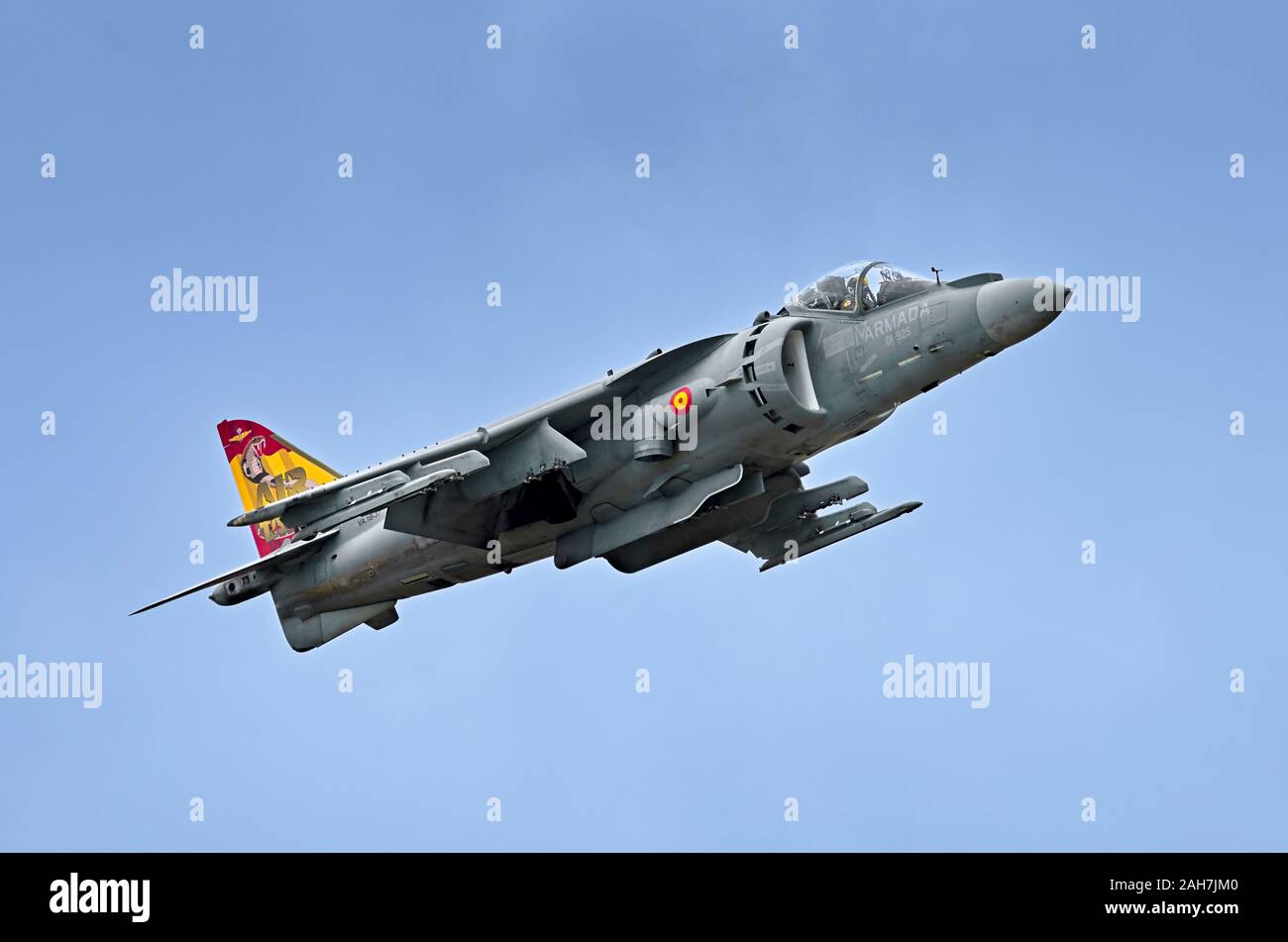 Harrier jump jet carrier hi-res stock photography and images - Alamy