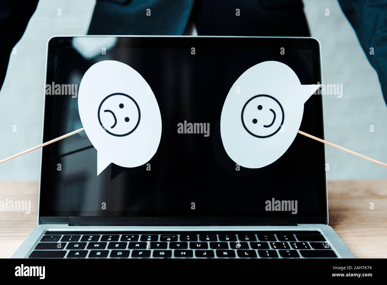 Smiley face computer screen hi-res stock photography and images - Alamy