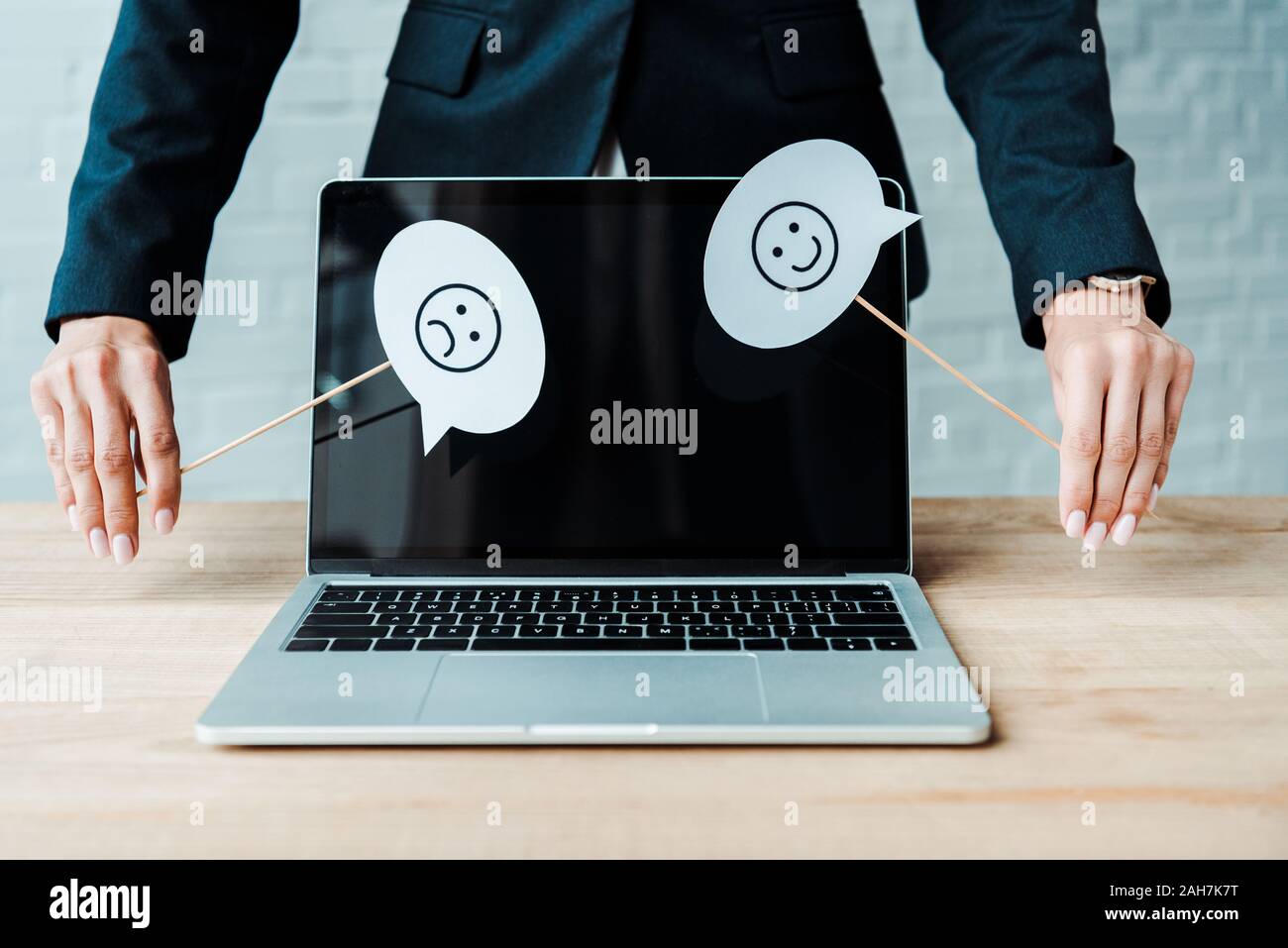 Smiley face computer screen hi-res stock photography and images - Alamy
