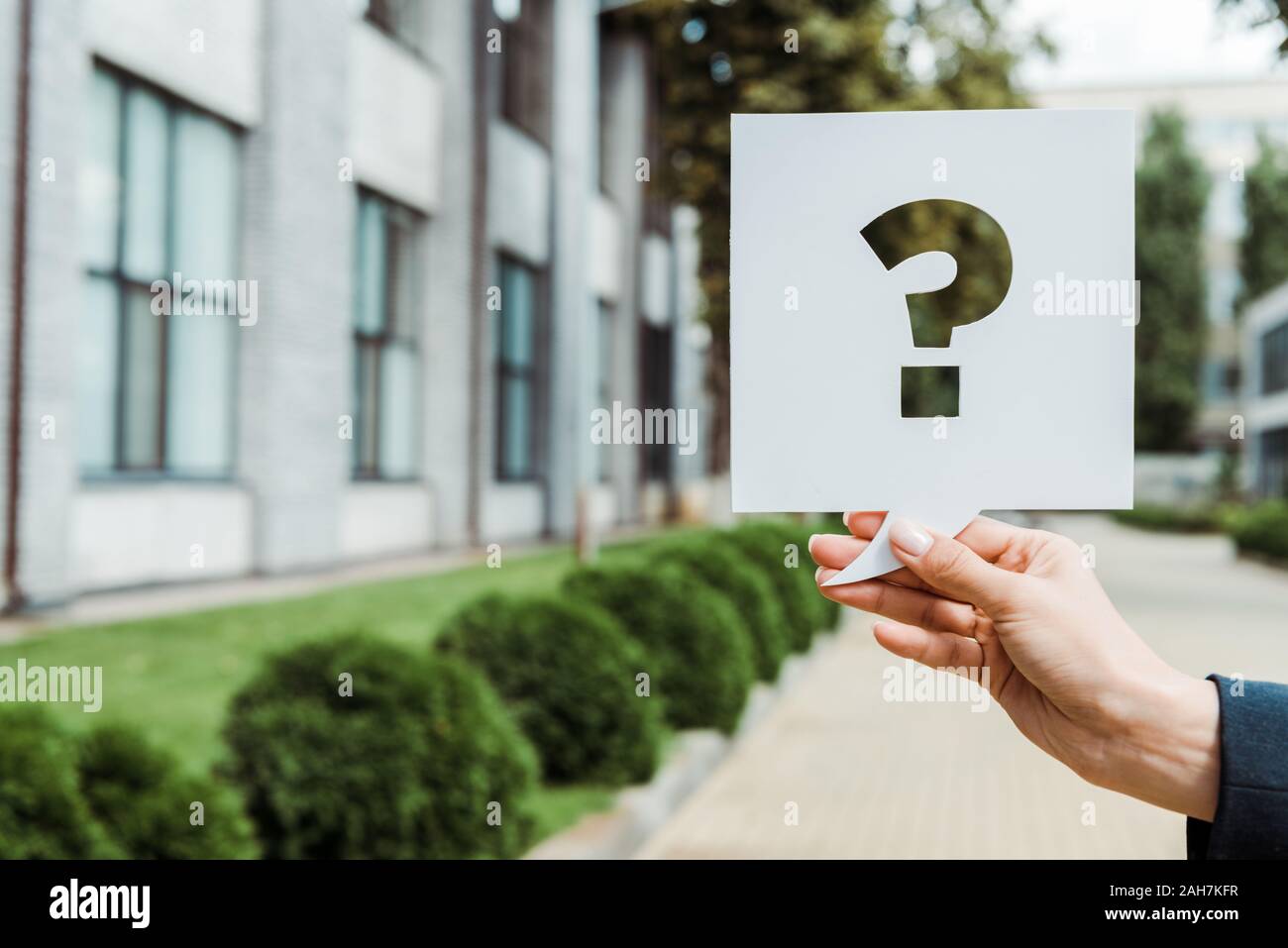 Woman speech bubble question mark hi-res stock photography and images ...