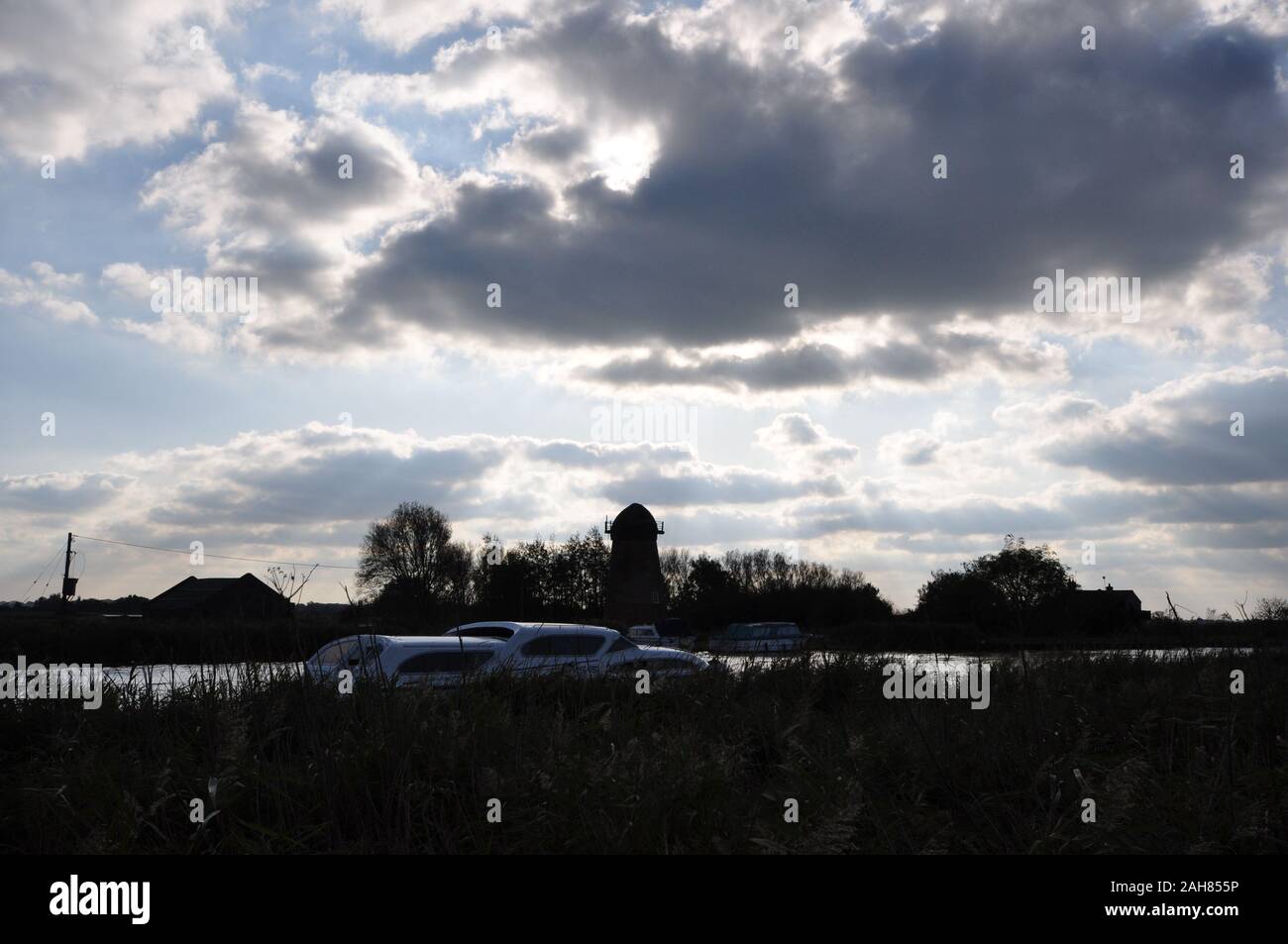 Clippesby mill hi-res stock photography and images - Alamy