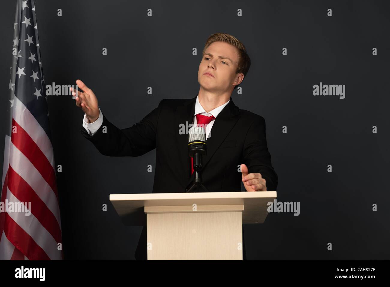 President trump speaking head shot hi-res stock photography and images ...