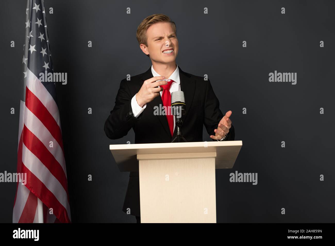 President trump speaking head shot hi-res stock photography and images ...
