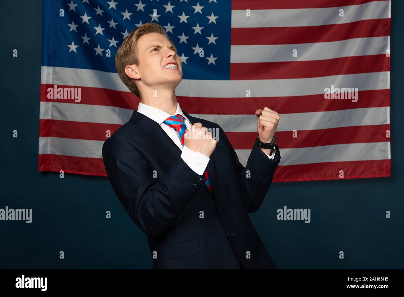 Donald trump point head hi-res stock photography and images - Alamy