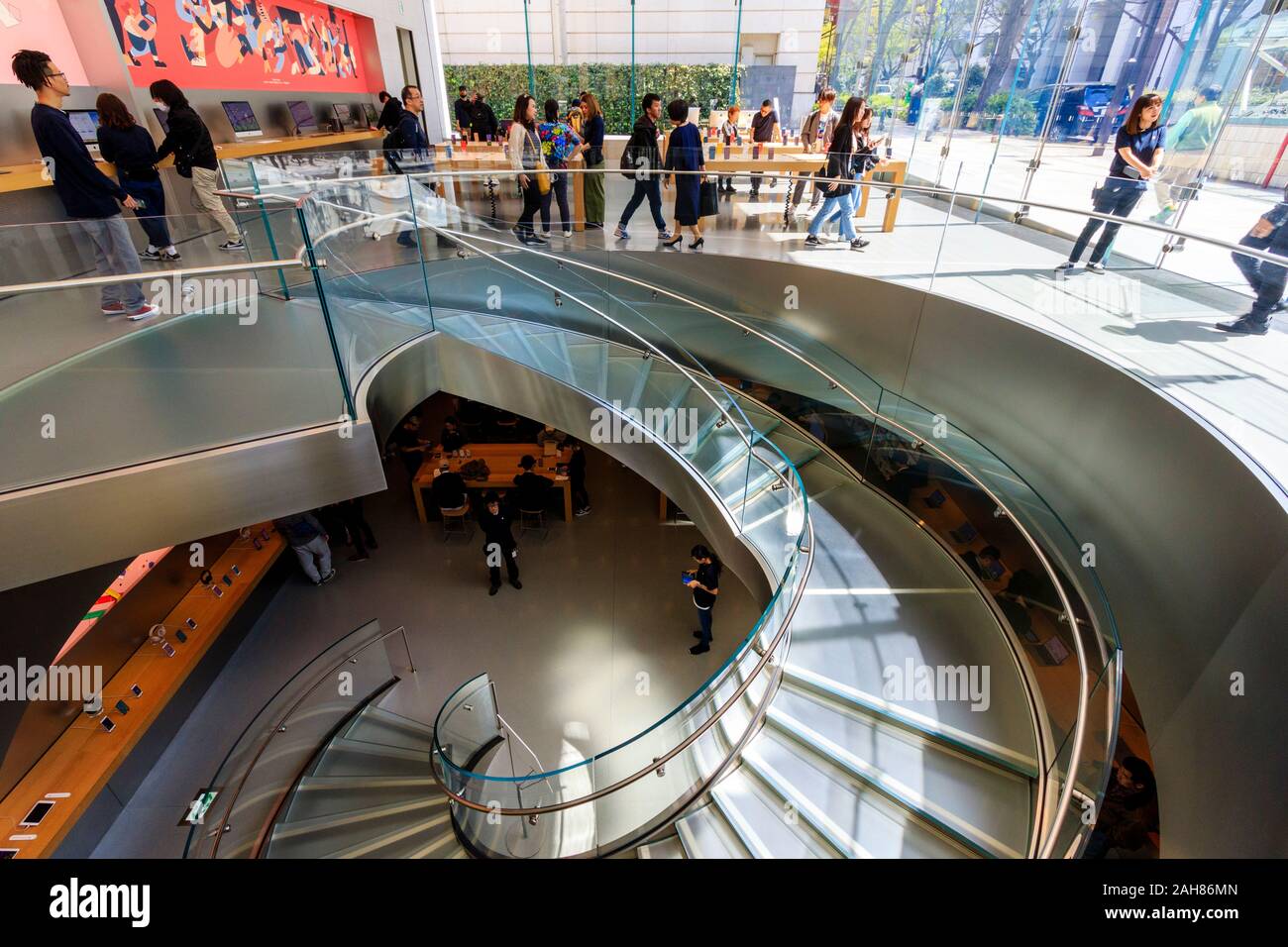 Spiral building tokyo hi-res stock photography and images - Alamy