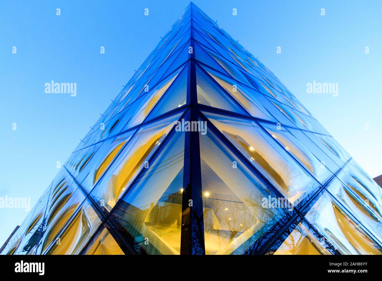 Prada Aoyama store, Tokyo. A glass crystal building made from diamond ...