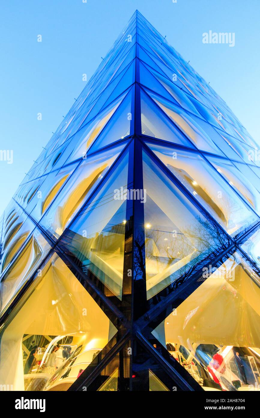 Prada Aoyama store, Tokyo. A glass crystal building made from diamond ...