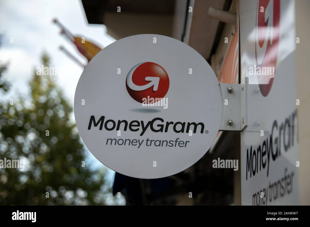 Moneygram logo hi-res stock photography and images - Alamy
