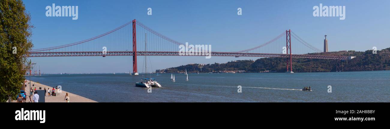 25 de Abril Bridge Stock Photo - Alamy