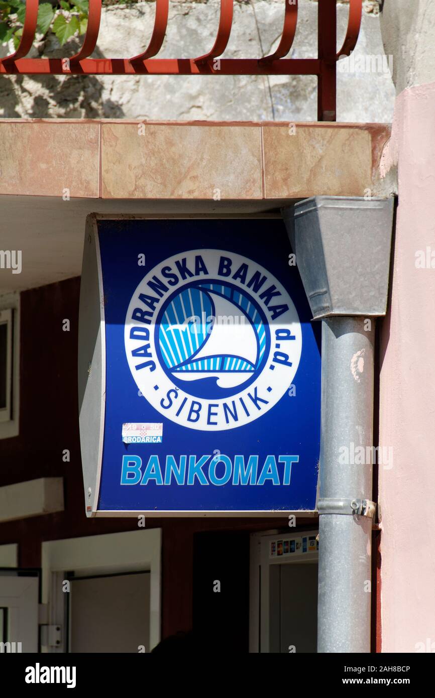 Cash machine sign hi-res stock photography and images - Alamy