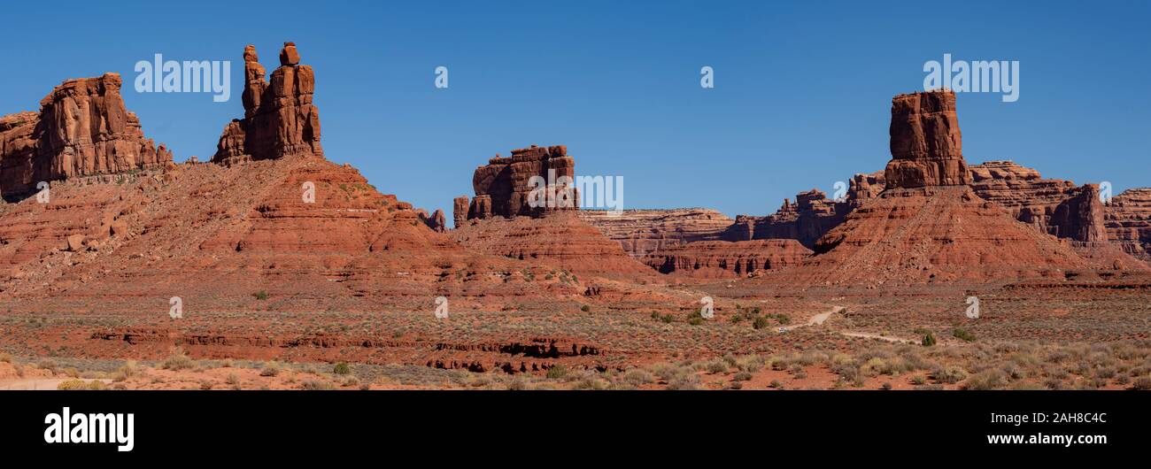 Stone spires in Valley of the Gods, Utah Stock Photo - Alamy