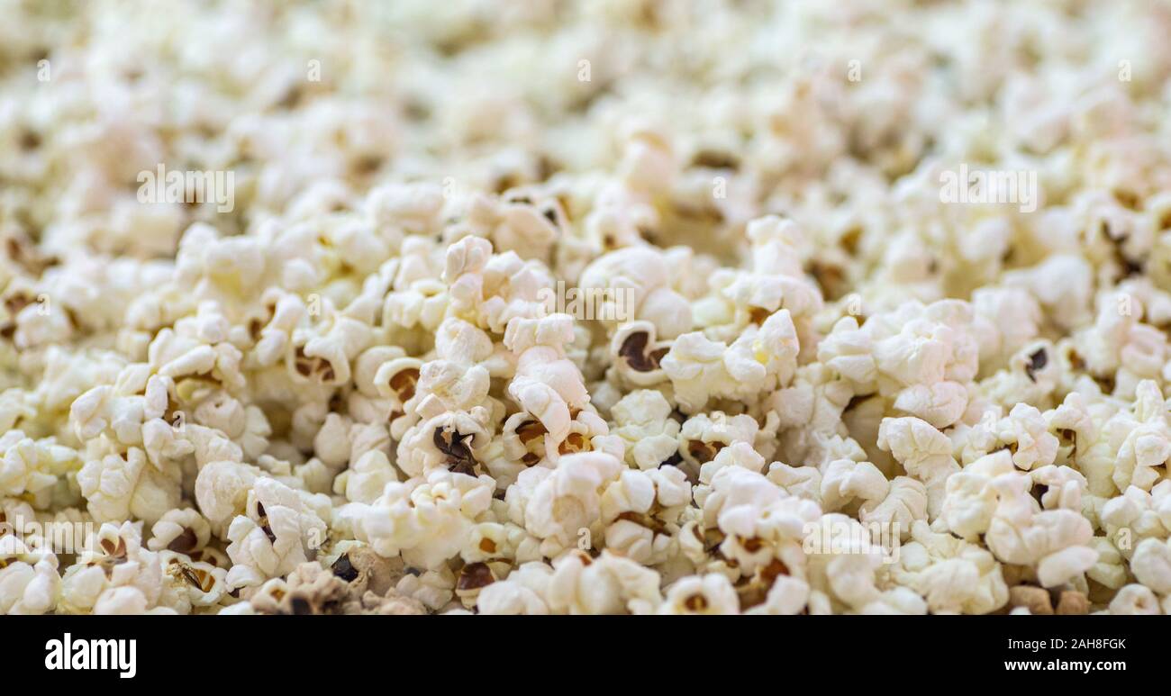 Popcorn background. Texture popcorn close up Stock Photo - Alamy