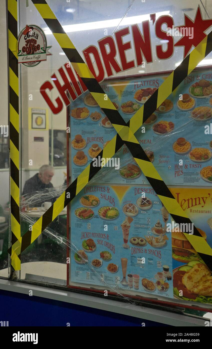 Old elephant castle shopping centre hi-res stock photography and images ...