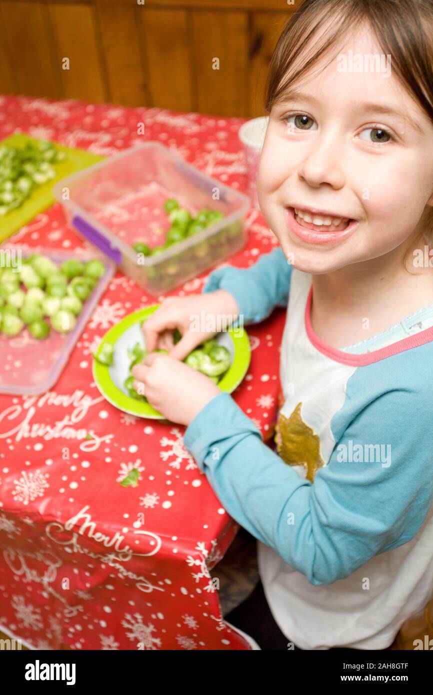 6 year old girl hi-res stock photography and images - Alamy