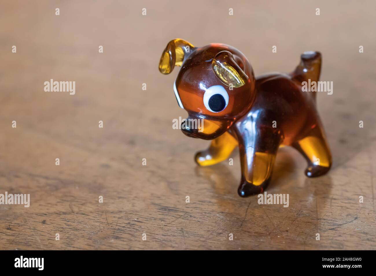 Glass dog hi-res stock photography and images - Alamy
