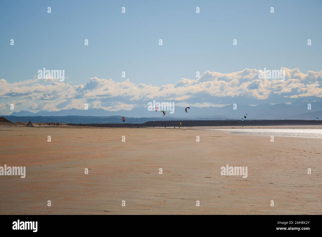 Tahunanui beach hi-res stock photography and images - Alamy