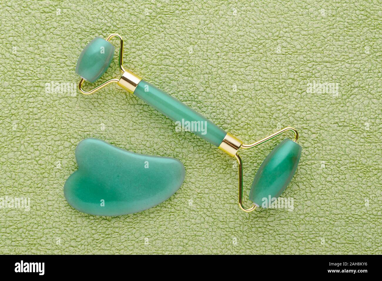 Natural jade facial massage hi-res stock photography and images - Alamy