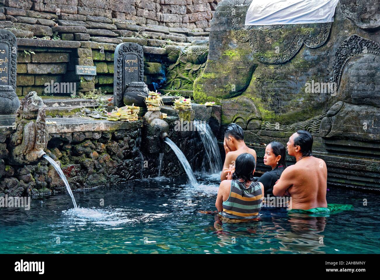 Bali temple decorations hi-res stock photography and images - Alamy