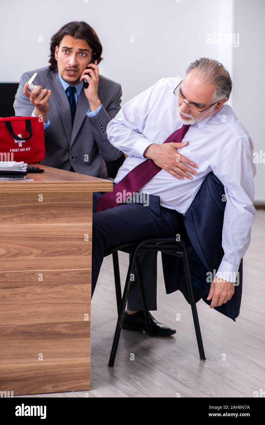 Heart attack first aid office hi-res stock photography and images - Alamy