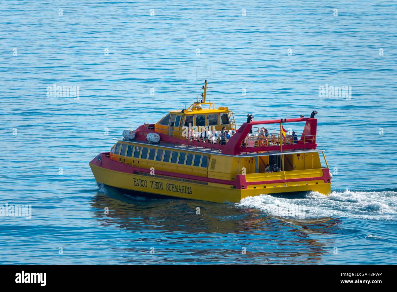 Benidorm, Costa Blanca, Spain, Barco vision submarina tourist boat ...
