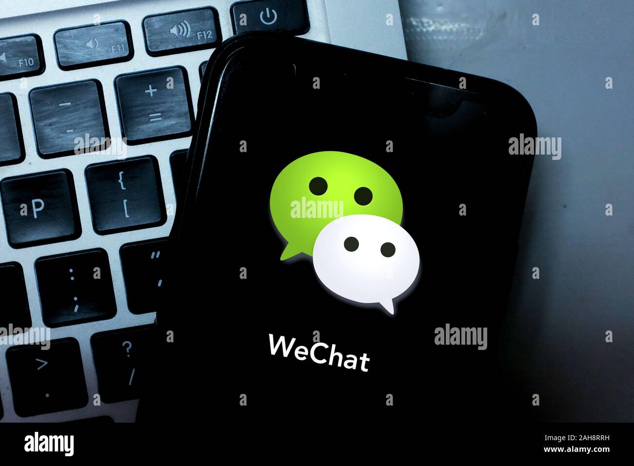 Wechat logo hi-res stock photography and images - Alamy