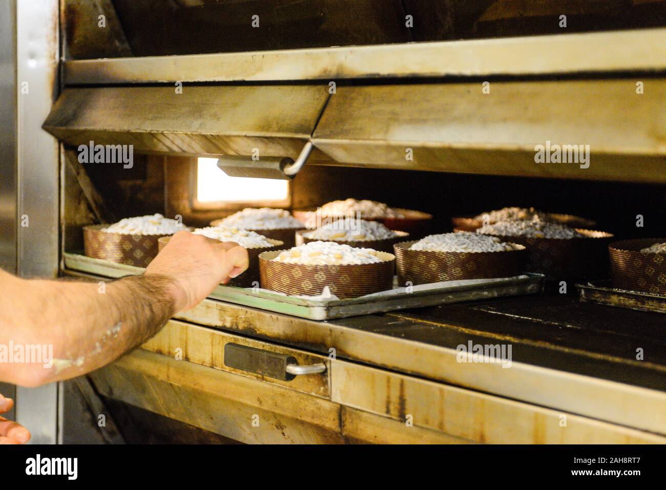 Milanese type hi-res stock photography and images - Alamy