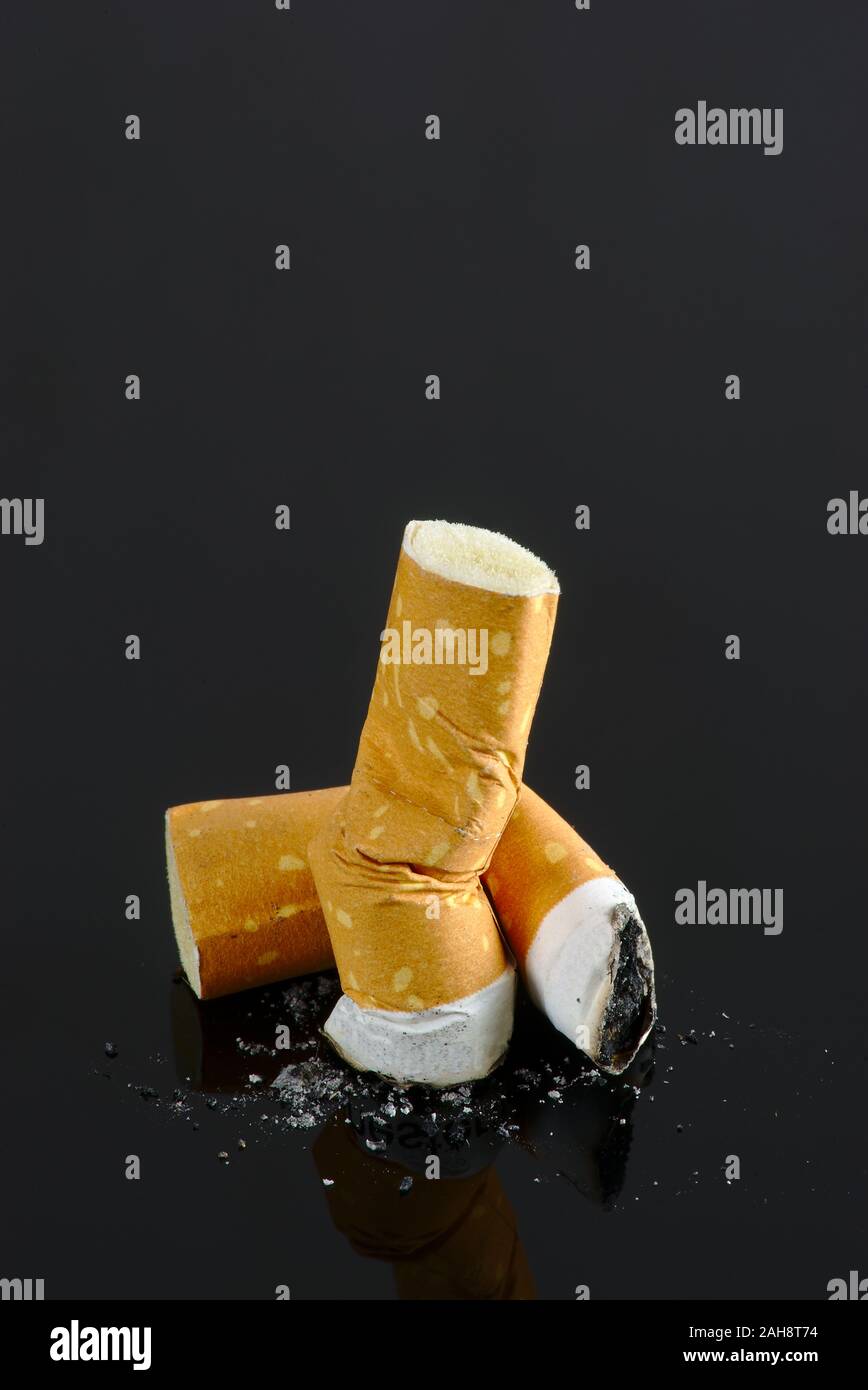 Crushed cigarettes hi-res stock photography and images - Alamy