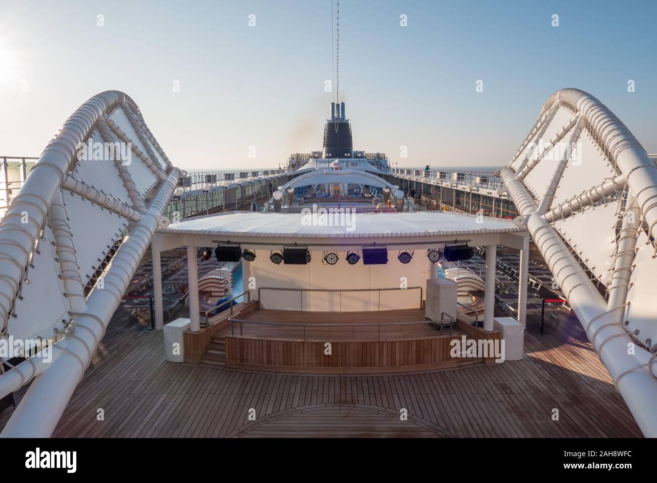 Stage deck outdoor hi-res stock photography and images - Alamy