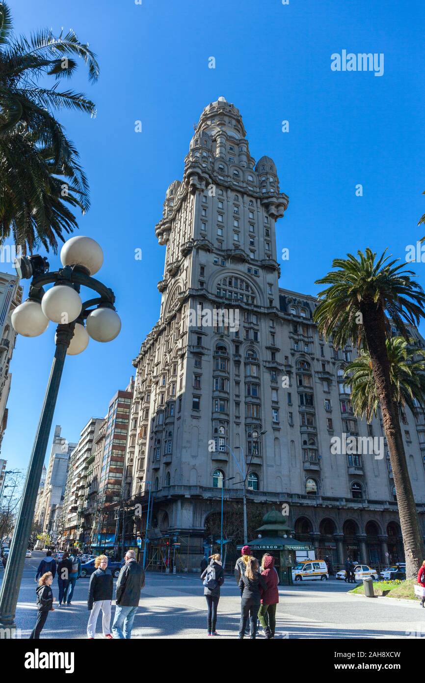 Montevideo Uruguay 15 of Jul. 2019. The Plaza Independencia in ...